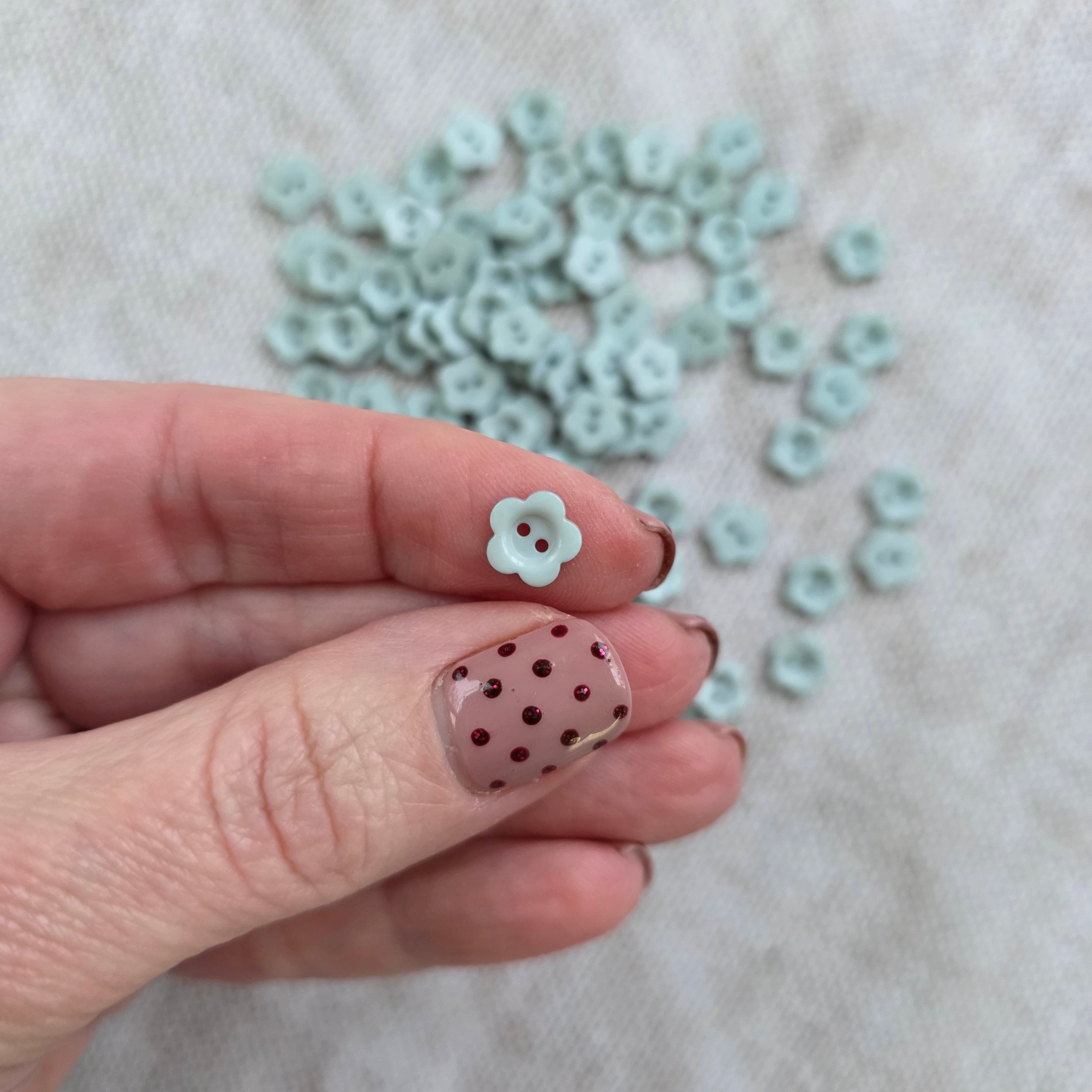 Mini flower buttons, green – The Fernery